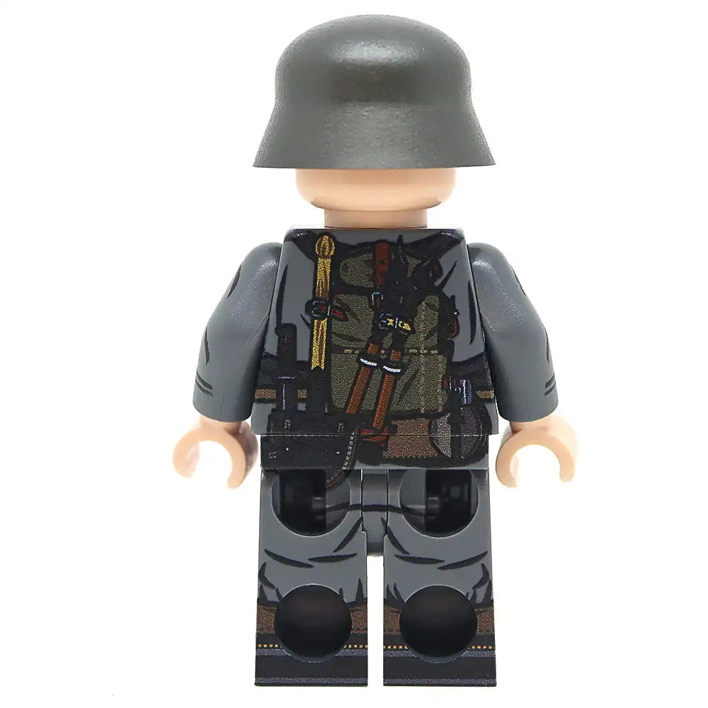 United Bricks WW2 German Assault Pioneer Historical Minifigure ...